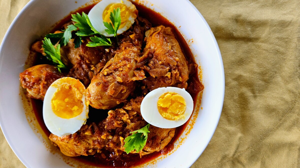 Ethiopian Doro Wat Recipe (Spicy Chicken Stew) - THE GLOBAL KIDCHEN